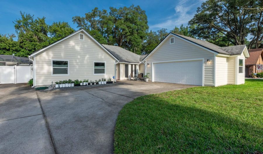 11515 SEDGEMOORE Dr E, Jacksonville, FL 32223 - 5 Beds, 4 Baths, Single ...
